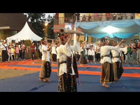 Tarian Rangkuk Alu Manggarai di TMII - YouTube