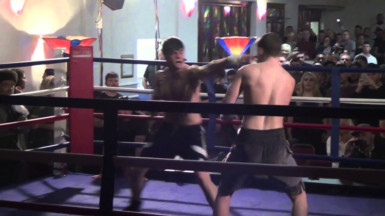 Bare Knuckle Boxing Mikie Barlow v Rocky Ramirez - YouTube