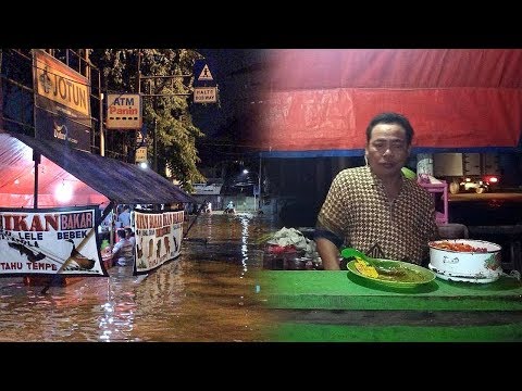 Cak Hendrix, Pemilik Warung Pecel Lele yang Tetap Buka saat Banjir: Pantesan Rame Banget