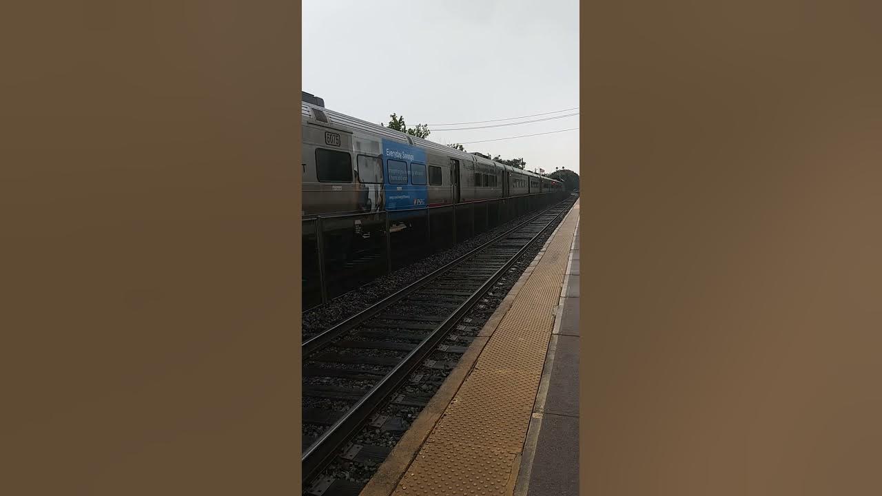 Hoboken Bound NJT Comet V train entering and leaving Ramsey - YouTube
