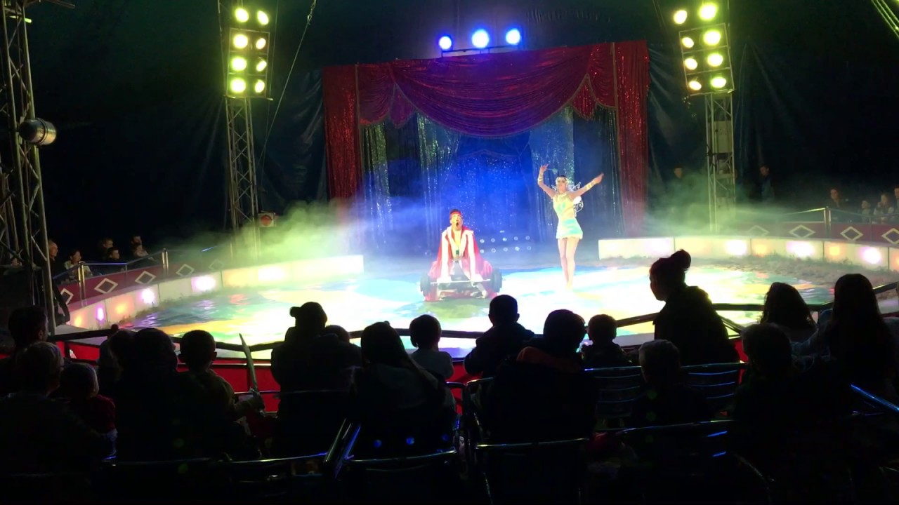 Circus Mondao England 2017 - Strong Man CLOWN ALEGRIA - YouTube