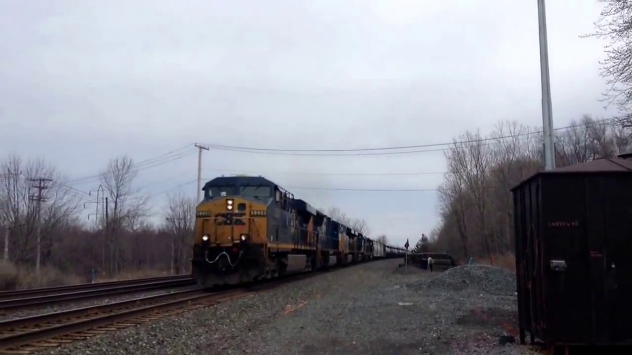 CSX Q351 heads west with some EMDs - YouTube