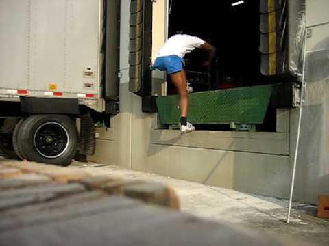 48" dock jump: fail - YouTube
