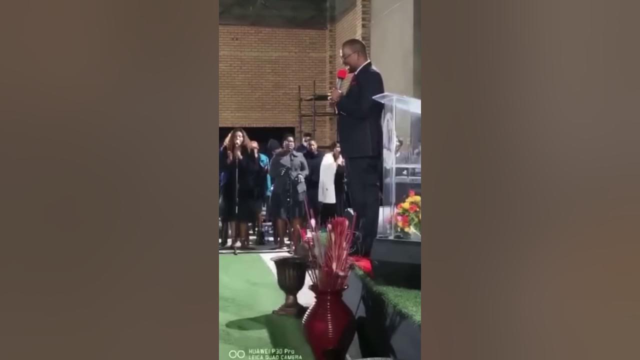 Bishop Twala - Ngiphakamisel’amehlo wam ezintabeni - YouTube