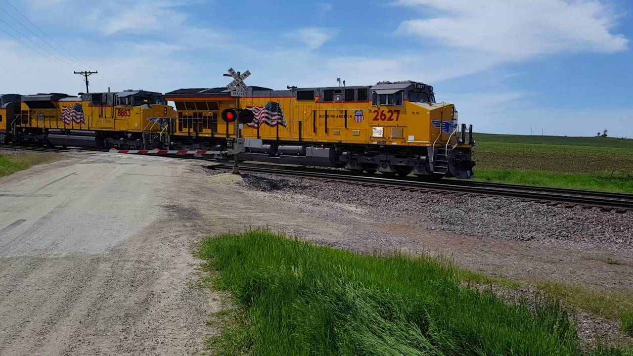 Union Pacific Business Train Cedar Rapids 5/26/16 - YouTube