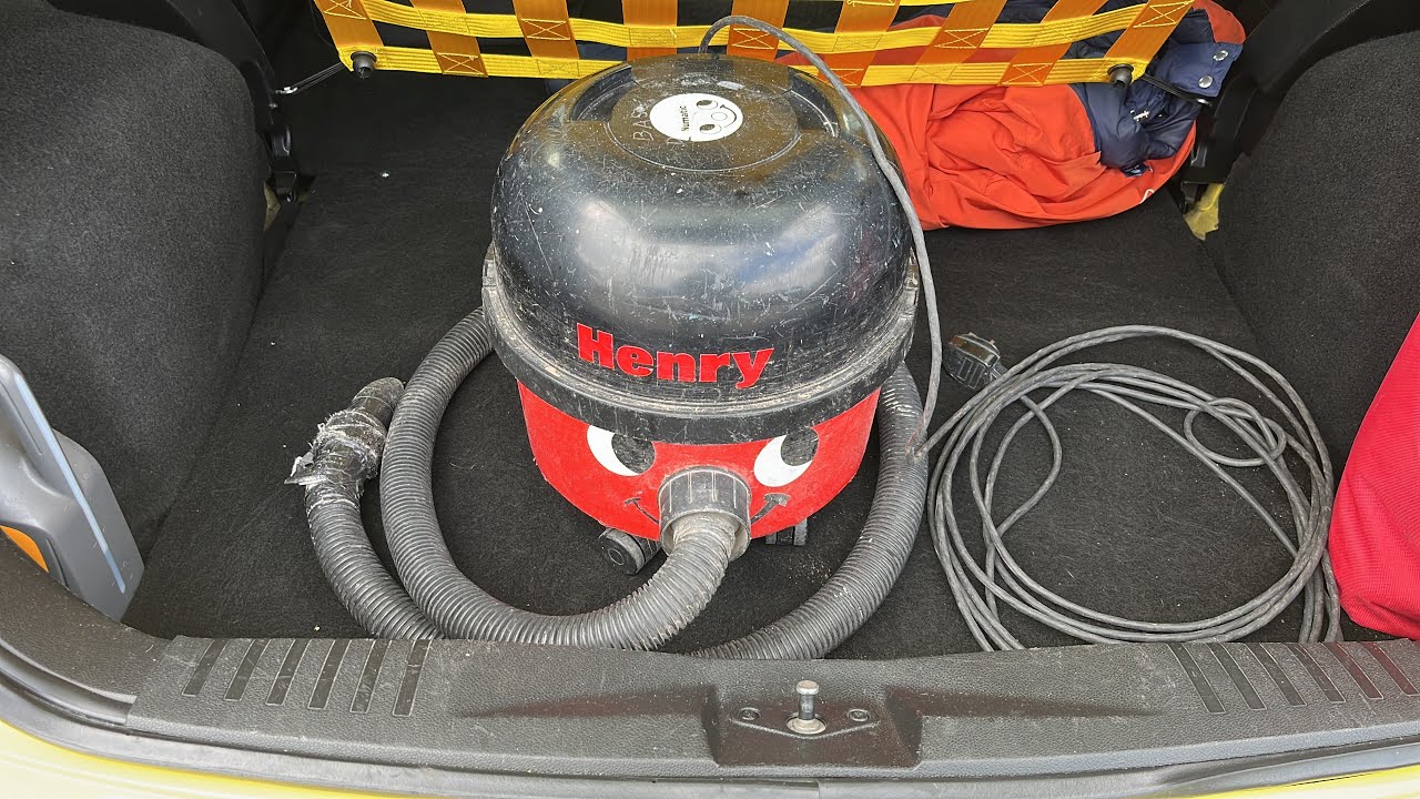 1984 Numatic henry hvc200 full strip down and refurb - YouTube