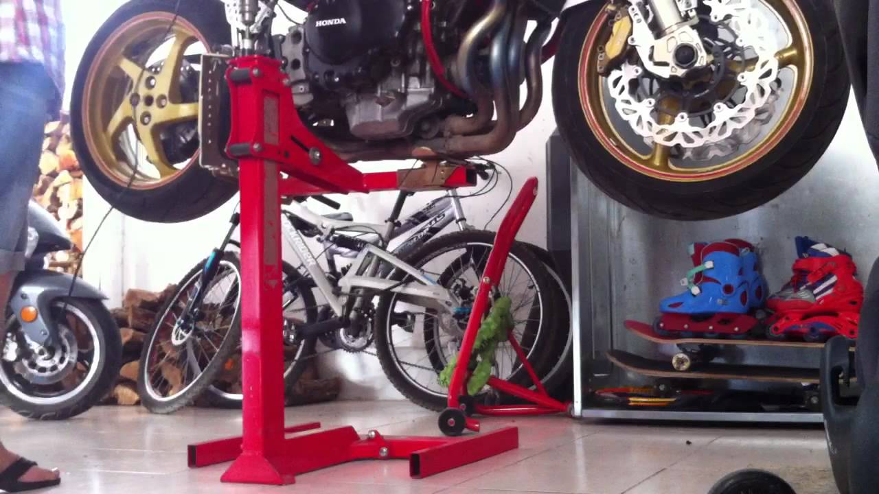 Eazyrizer workshop bike lift - YouTube