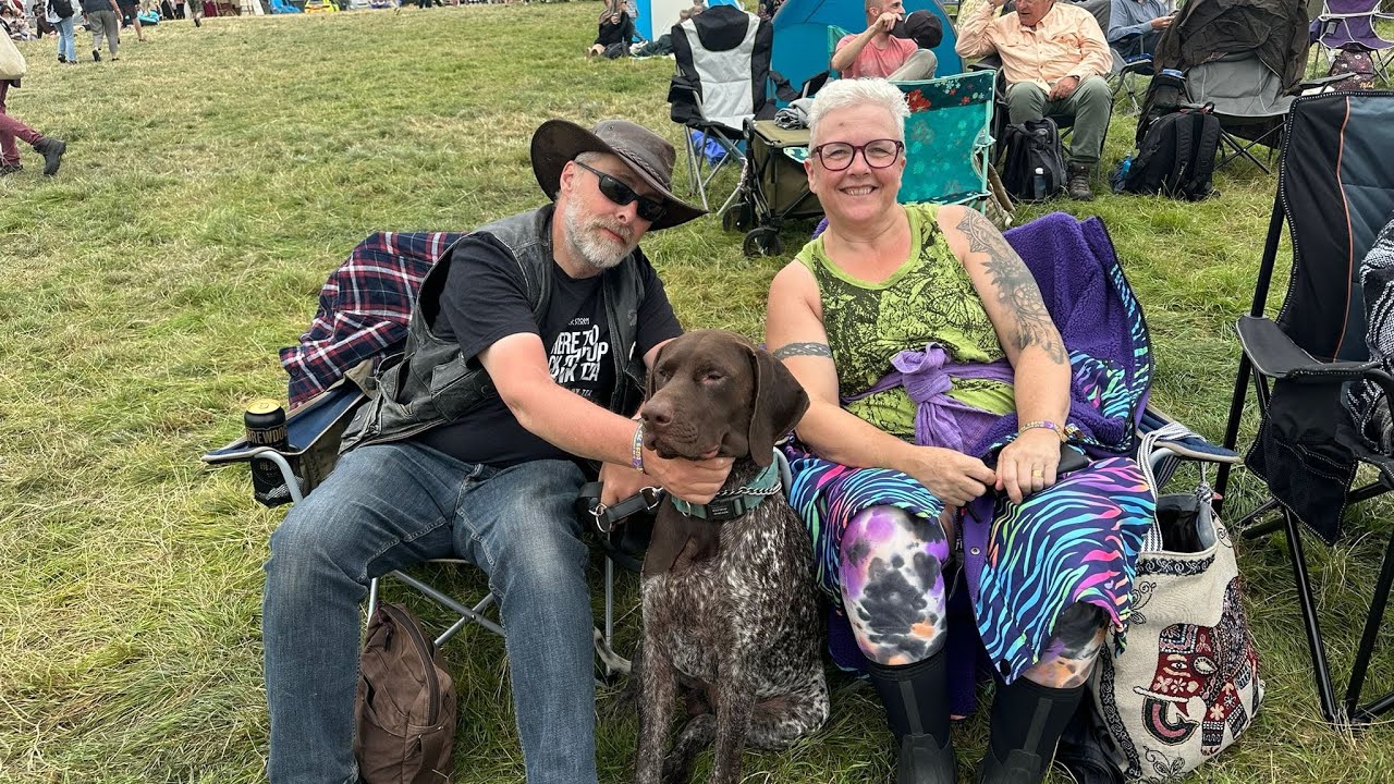 Reconvening at Cropredy - YouTube