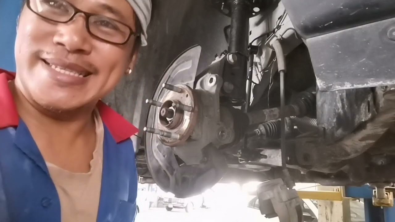Ford explorer... How to remove and fix engine mounting - YouTube