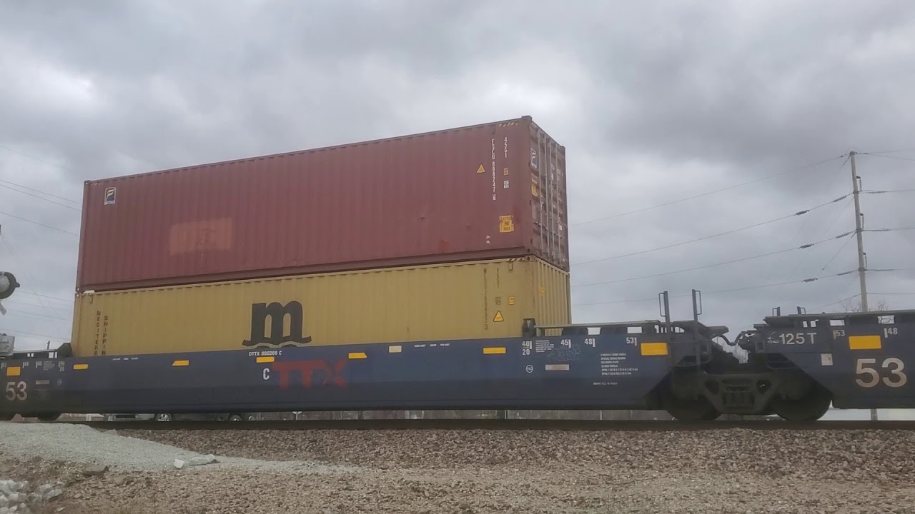 SD70ACe leading Intermodal Stack Train in Vinita,OK - YouTube