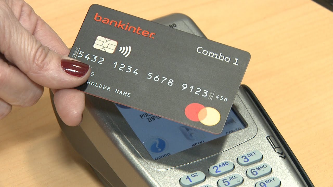 Dos tarjetas en un solo 'plástico', la novedad en medios de pago de ...