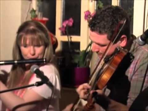 Comhaltas Live - Flute, Fiddle and Bodhran - YouTube