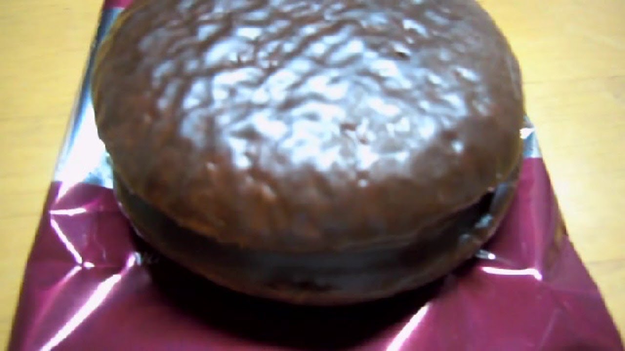 Japanese Choco Pie?? - YouTube