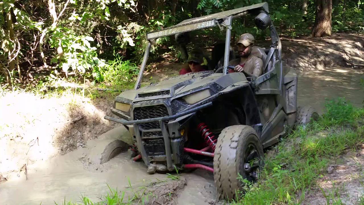 Walters ranch Mo 2016 Deep mud pit - YouTube