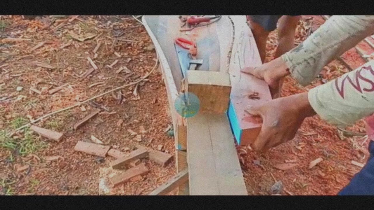 Pembuatan pompong menggunakan kayu pilihan sampai jadi - YouTube