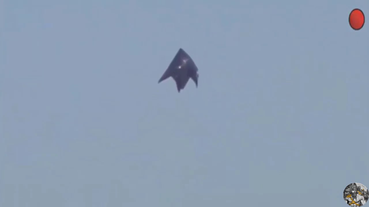 The 7 Clearest UFO Caught On Video !! - YouTube