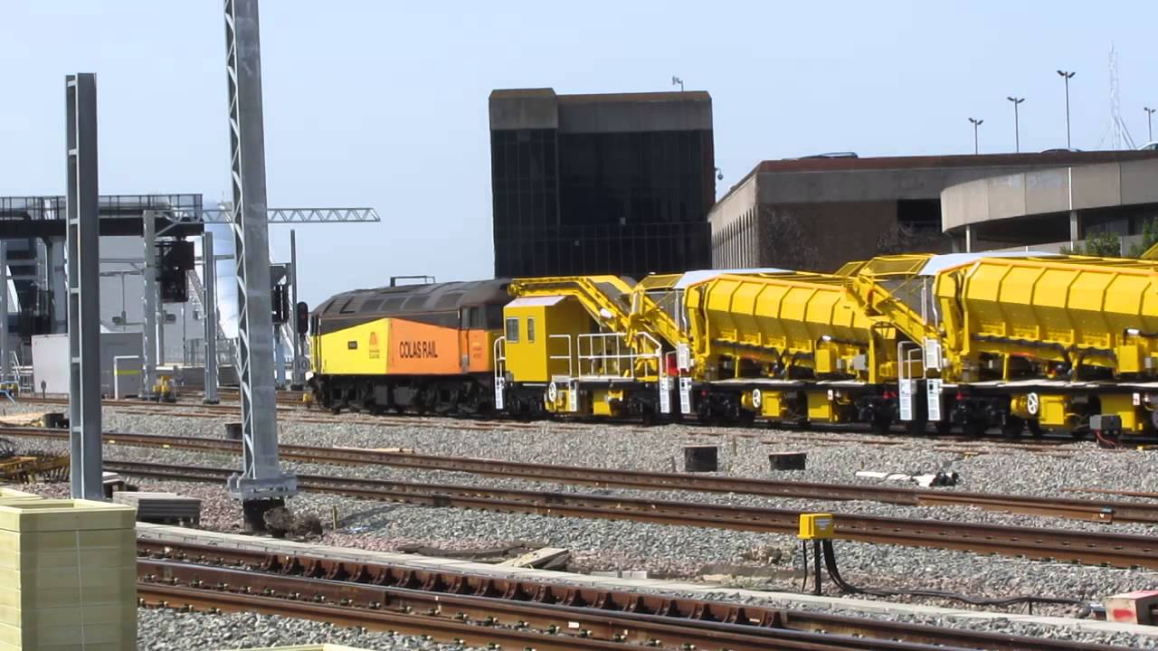 Colas 47727 with HOBC wagons passing Reading 12/07/2013. - YouTube