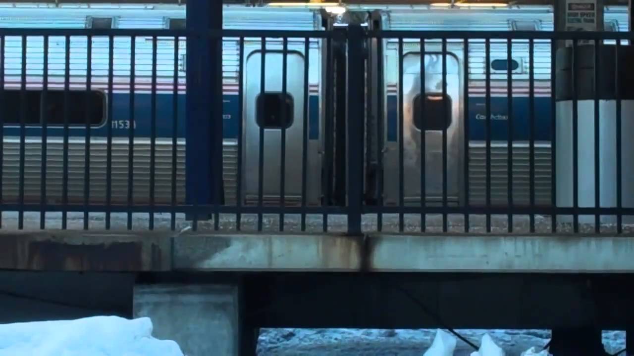 Amtrak Regional 910 arriving at Route 128 - YouTube