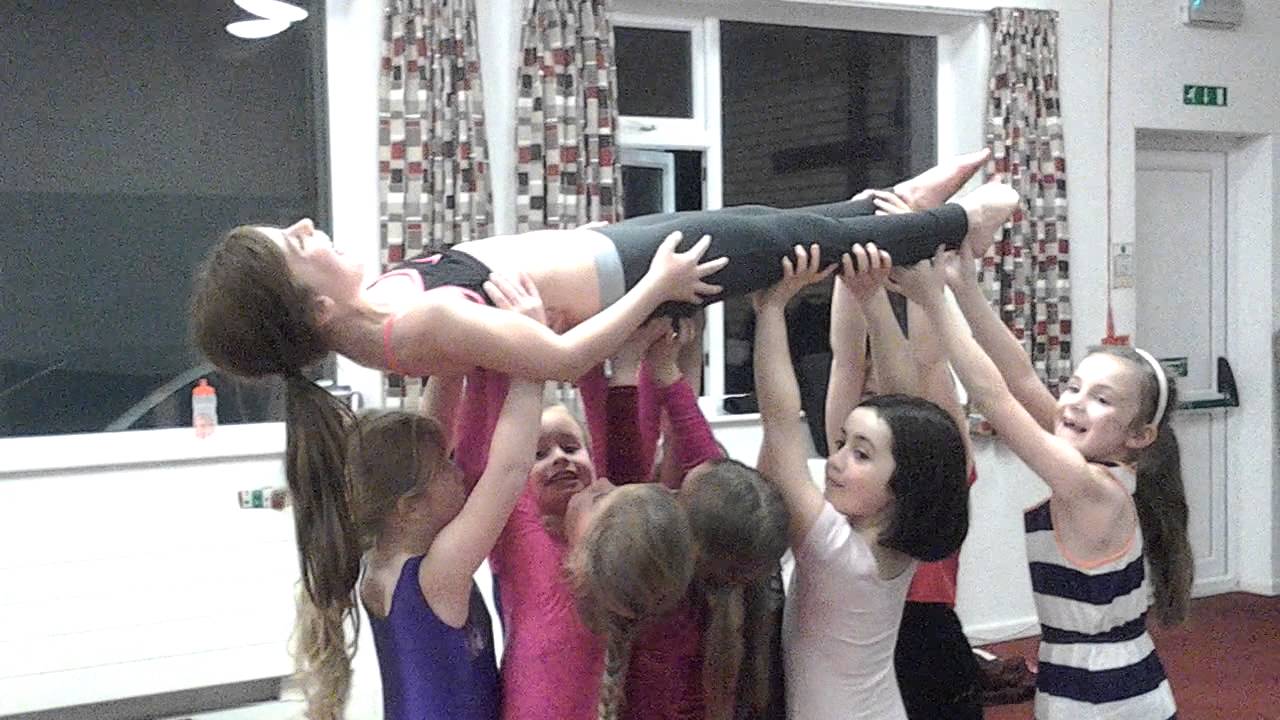 Acrobatic dance lift bed lift - YouTube