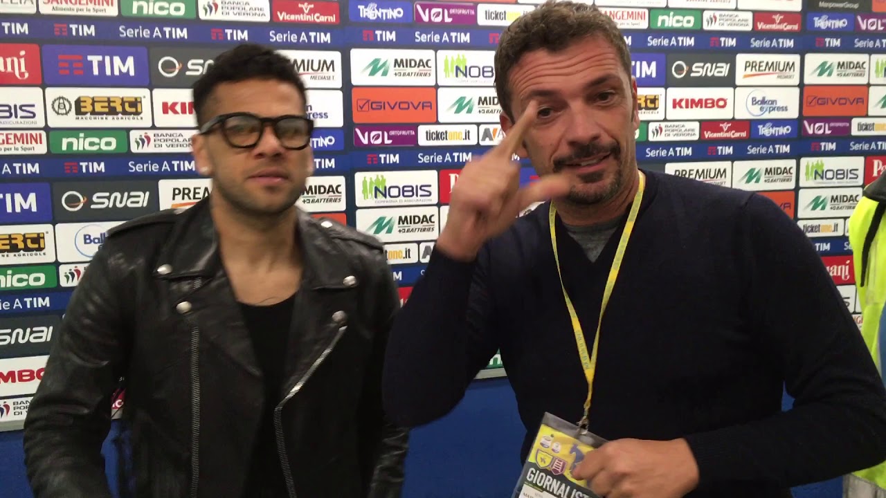 Dani Alves: Ciao Alessandro! Forza Juventus! in lingua dei segni ...