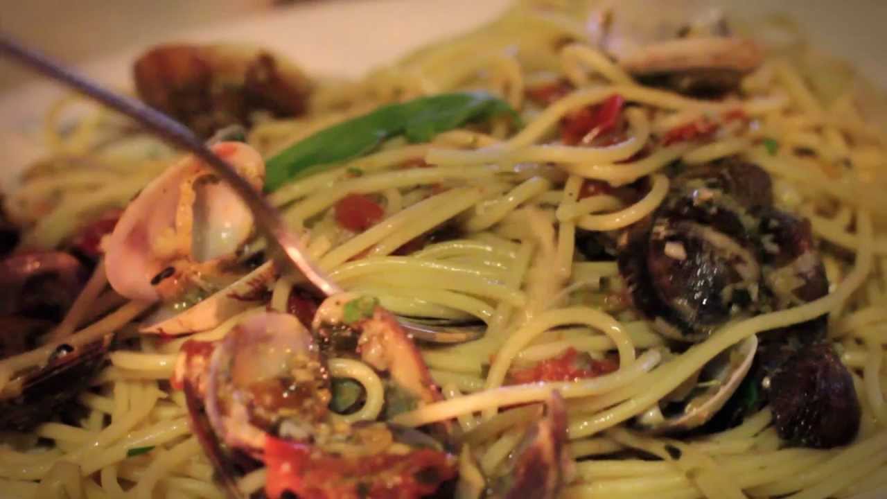 Munching in Mgarr | MyMaltaStory by Air Malta - YouTube