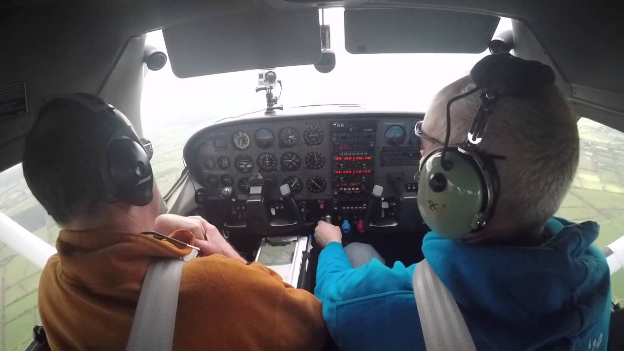 Flying Cessna 182 and an Introduction to the KAP140 autopilot - YouTube