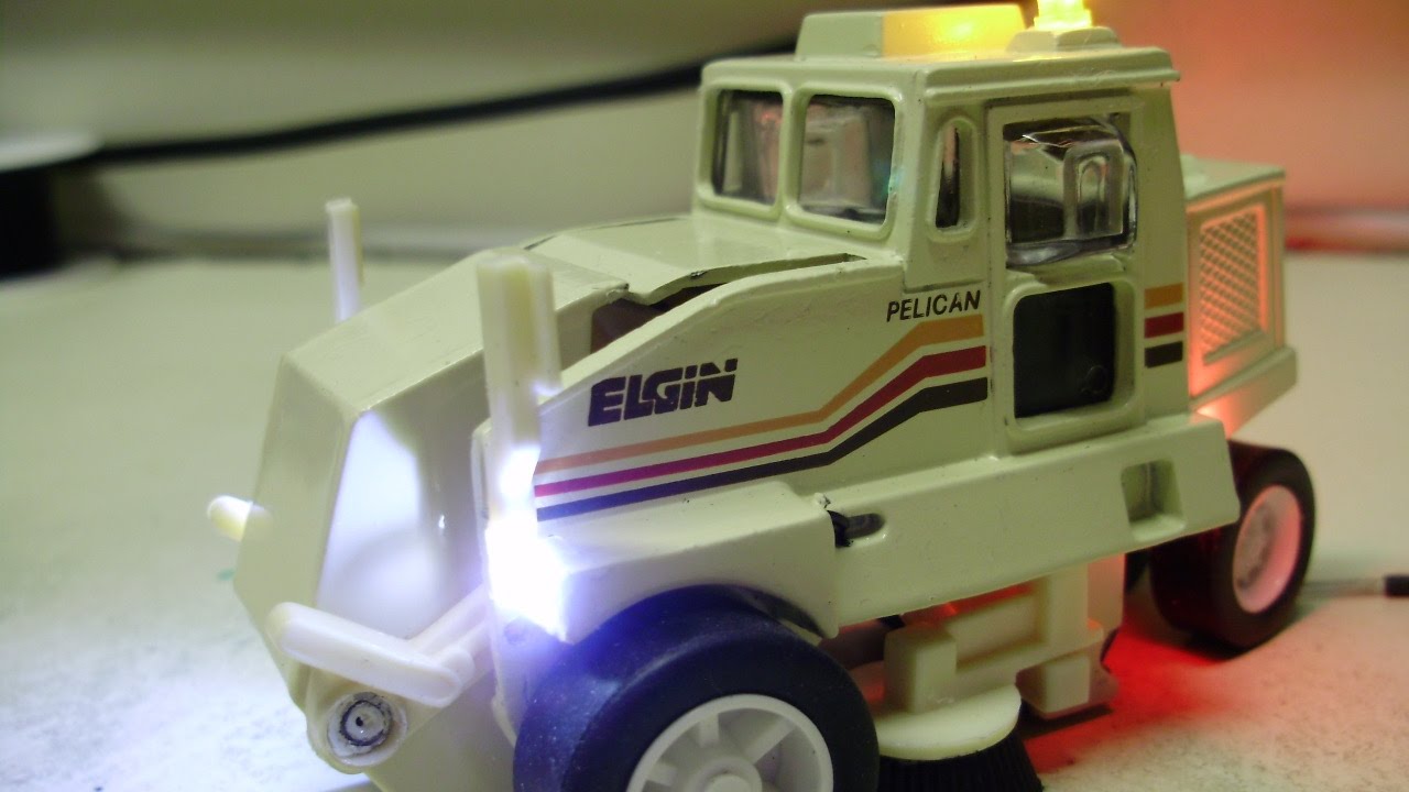 Custom 1:64 Road Champs ELGIN PELICAN street sweeper with working ...