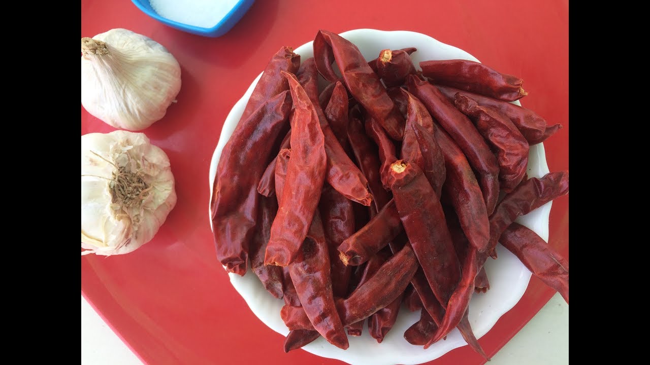 Easy and Tasty SIL BATTA Red chilly chutney(Grindstones) | lal mirch ...