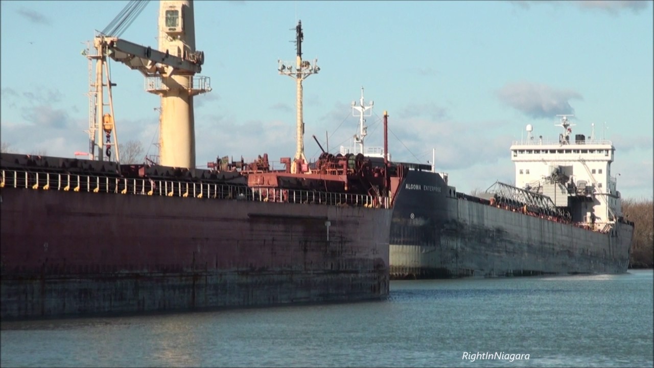 Ship FEDERAL OSHIMA meets ALGOMA ENTERPRISE below Lock 1, Welland Canal ...