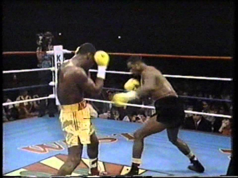 Dennis Andries v Tony Willis - YouTube