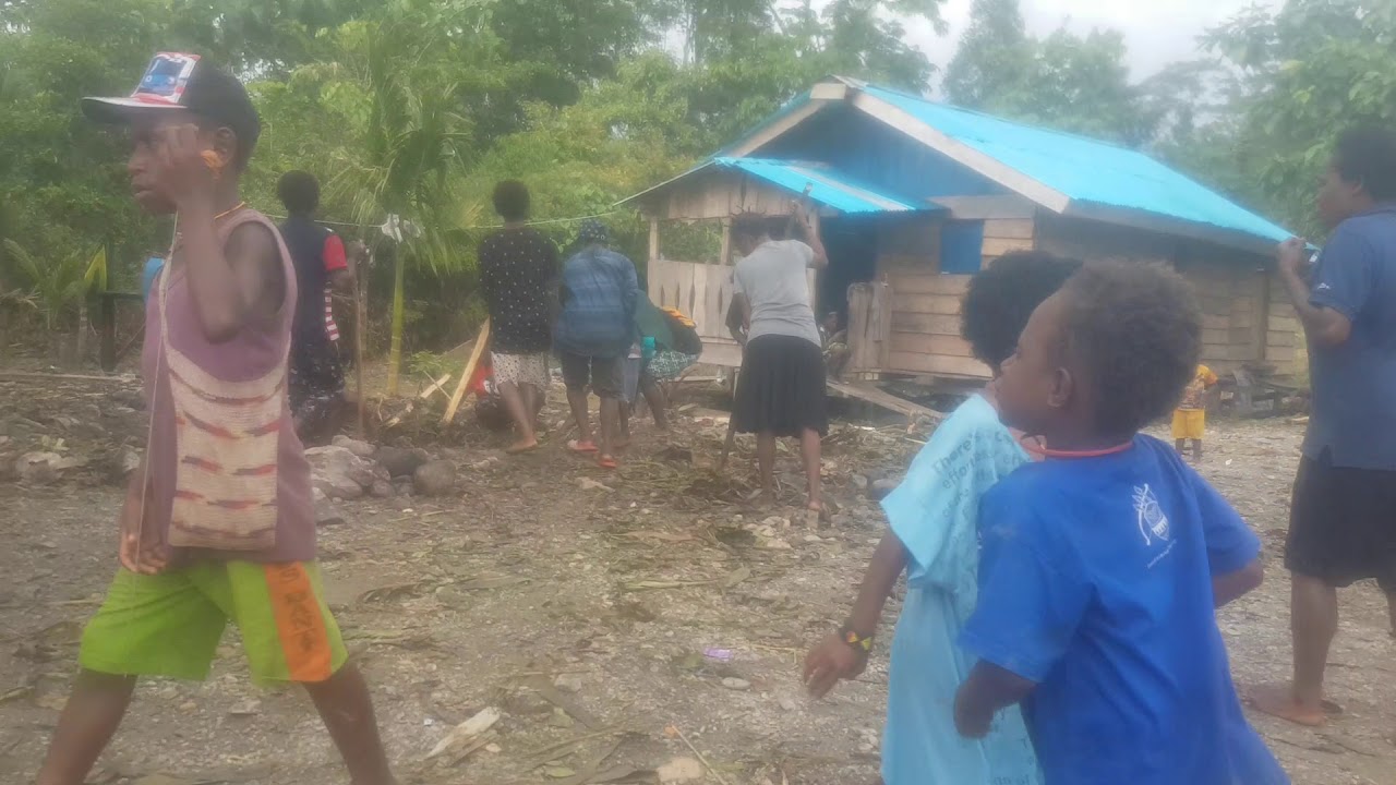 Batu papua suku moni kab Timika tanggal 24 desember 2018 - YouTube