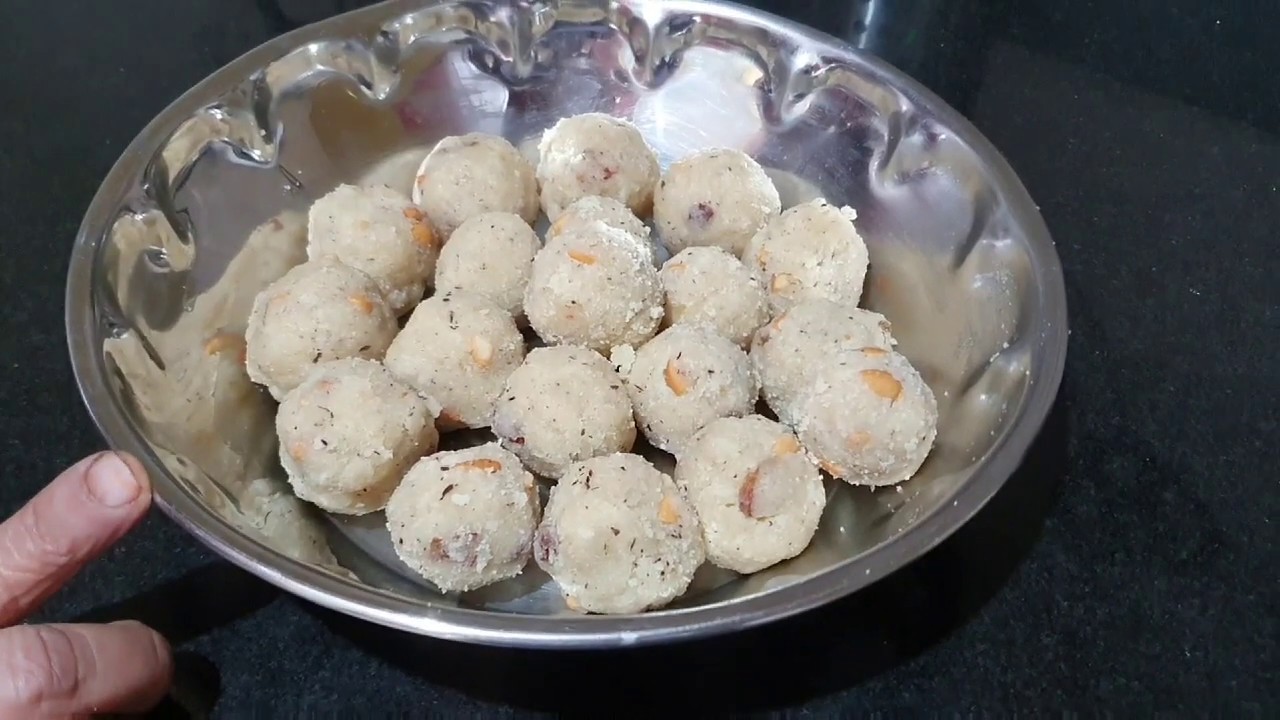 Recipe 47 : Karnataka style Rava Urundai/rava ladoo/chiroti rava ...