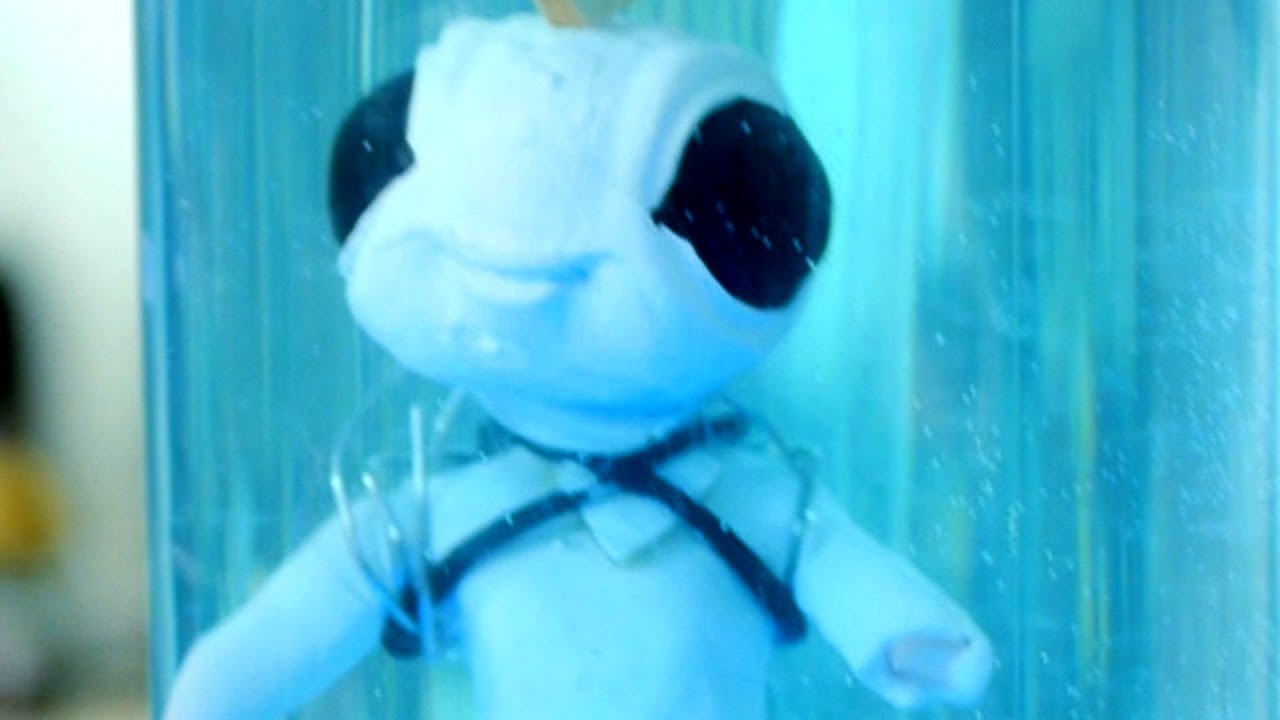 ALIEN CREATURE IN JAR! - YouTube