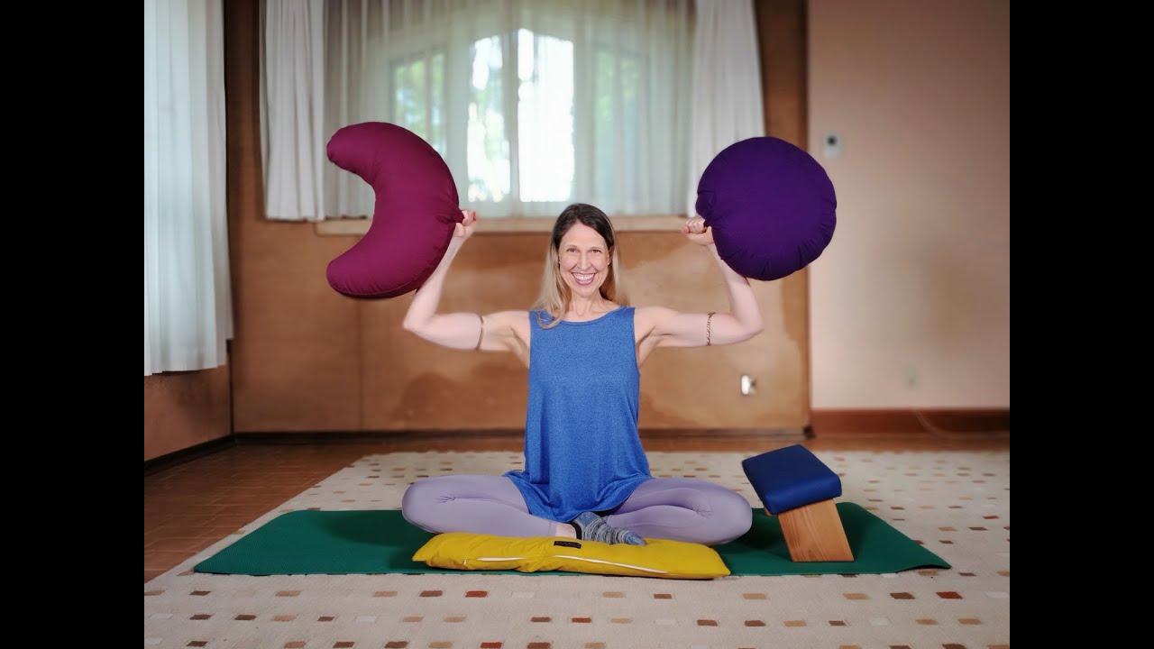 Ways to sit on a Zabuton - YouTube