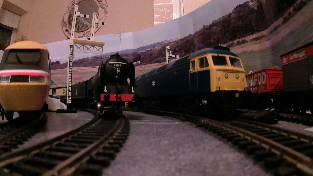 ROBERTS TRAIN SET Live Stream - YouTube