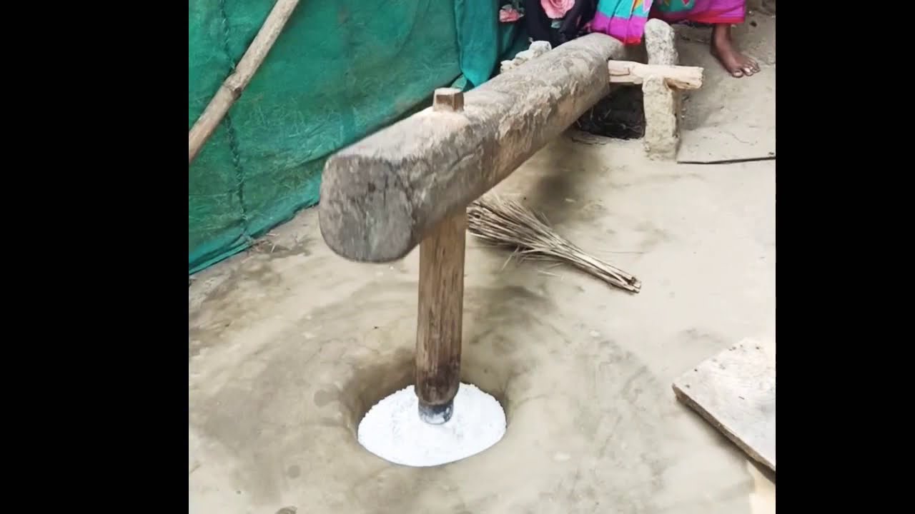 OLD PROCESS OF RICE GRINDING (Dhinki kuta) - YouTube