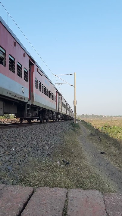 Tata Wap7 with 18184 Danapur Tata super express approaching Purulia junction #purulia #wap7 # ...