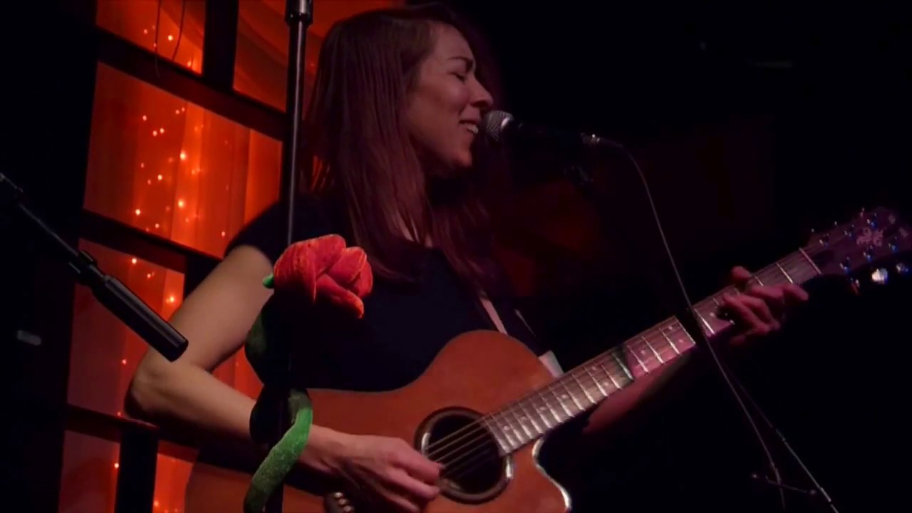 Jessica Stuart (The Jessica Stuart Few) - So Long (live & solo in ...