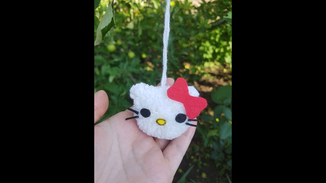 Cute Hello Kitty of yarn || Making Pom Pom Toys || Pom Pom Keychain ...
