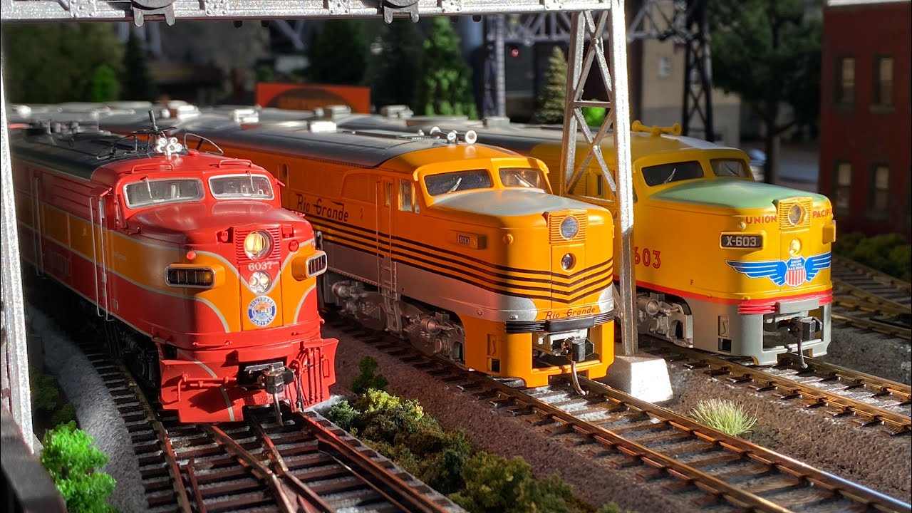 CHASING TRAINS NEW YEARS DAY 2024 - Union Pacific, Rio Grande ...