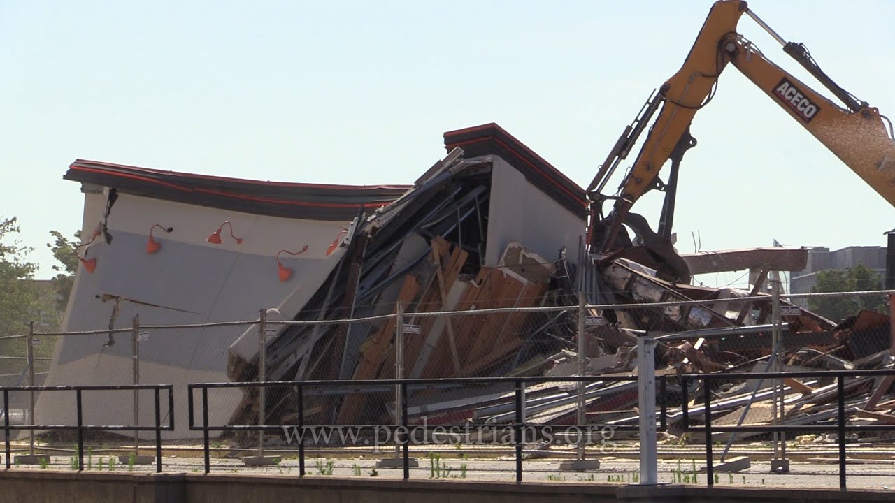 Strip Mall Demolition, Part 5 (Hooters) - YouTube