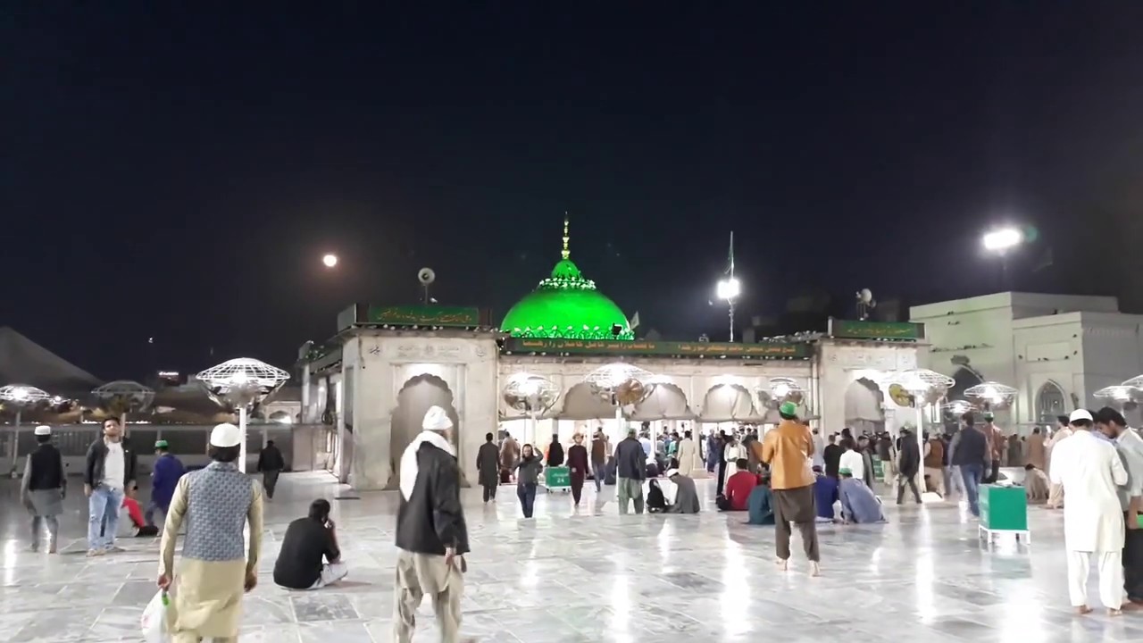 The shrine of Hazrat Data Ali Hujwiri | DATA DARBAR | Lahore, Pakistan ...