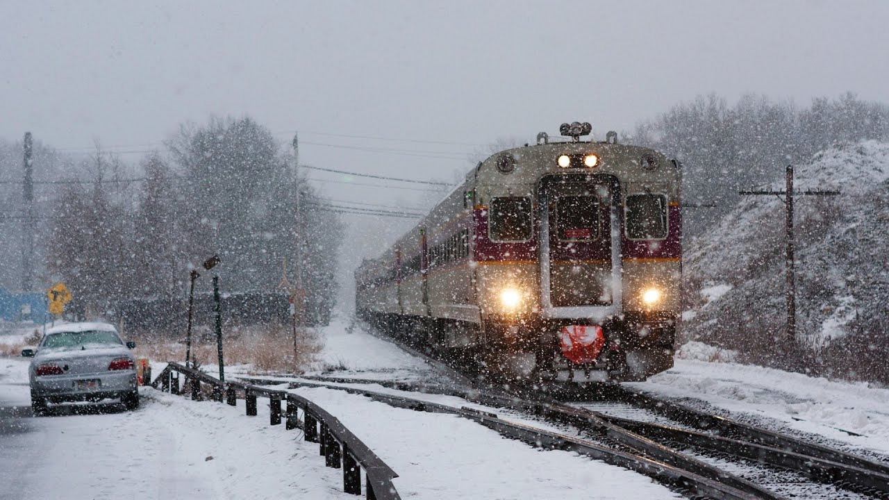 Roaring MBTA Trains in the Snow - YouTube