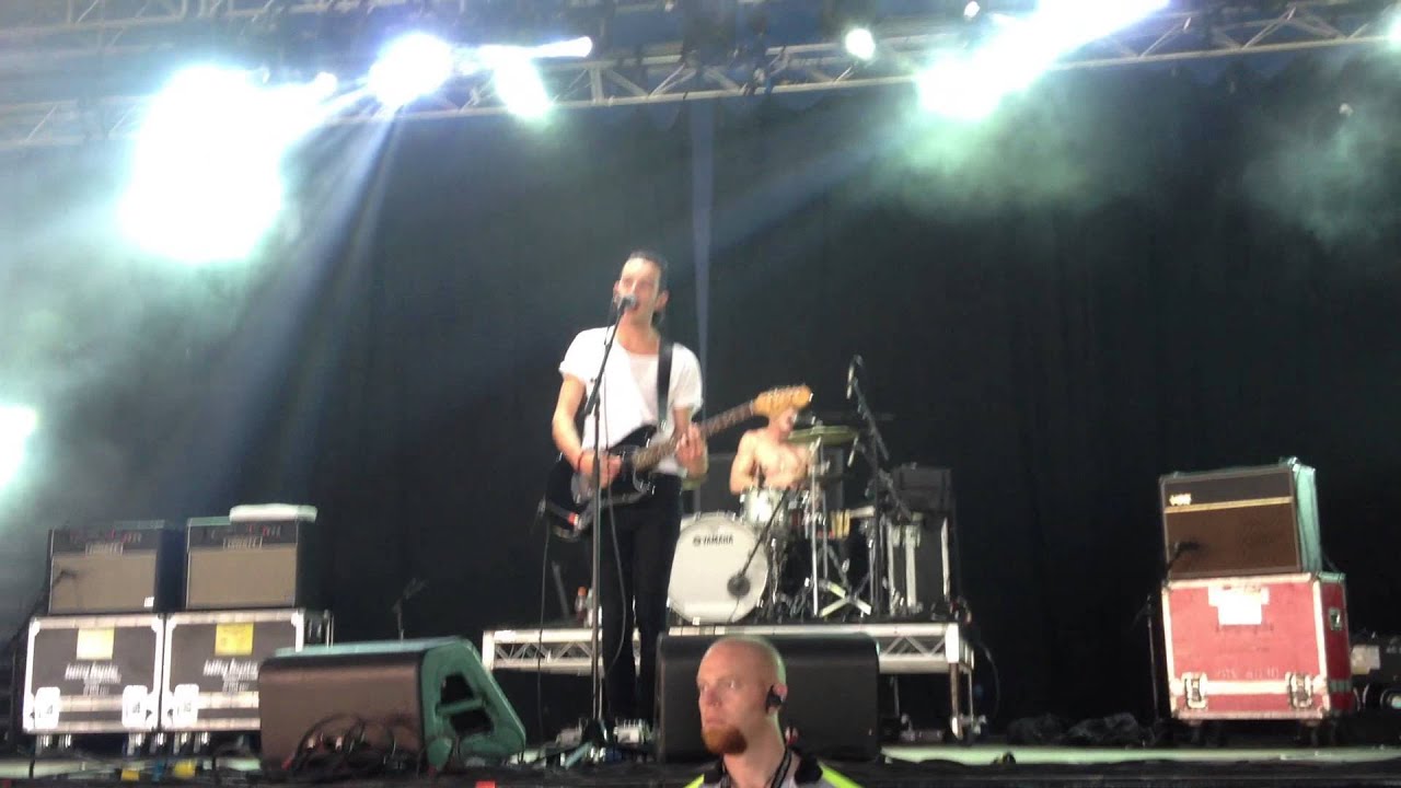 The 1975 - Heart Out Live at Melbourne Big Day Out 2014 - YouTube