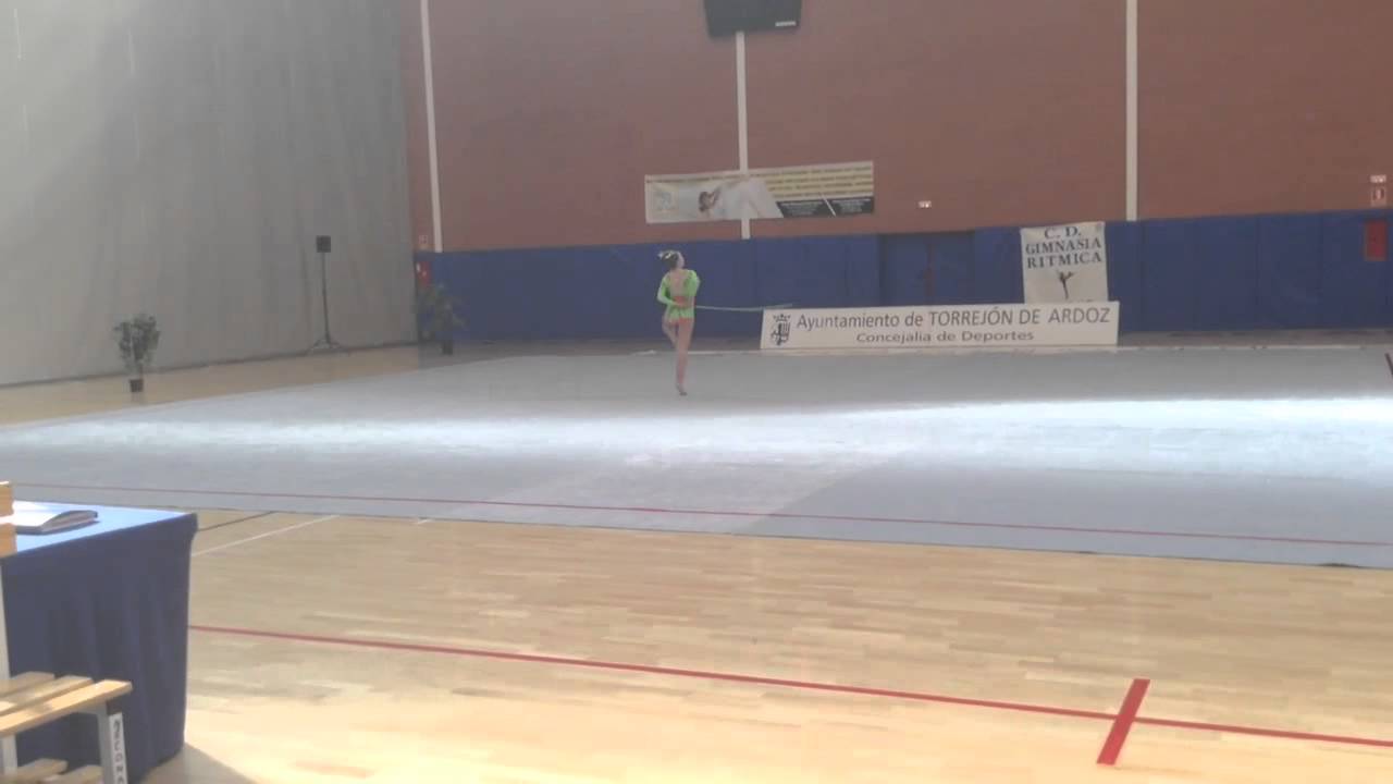 Ángela vaca . Gimnasia rítmica parque Cataluña - YouTube