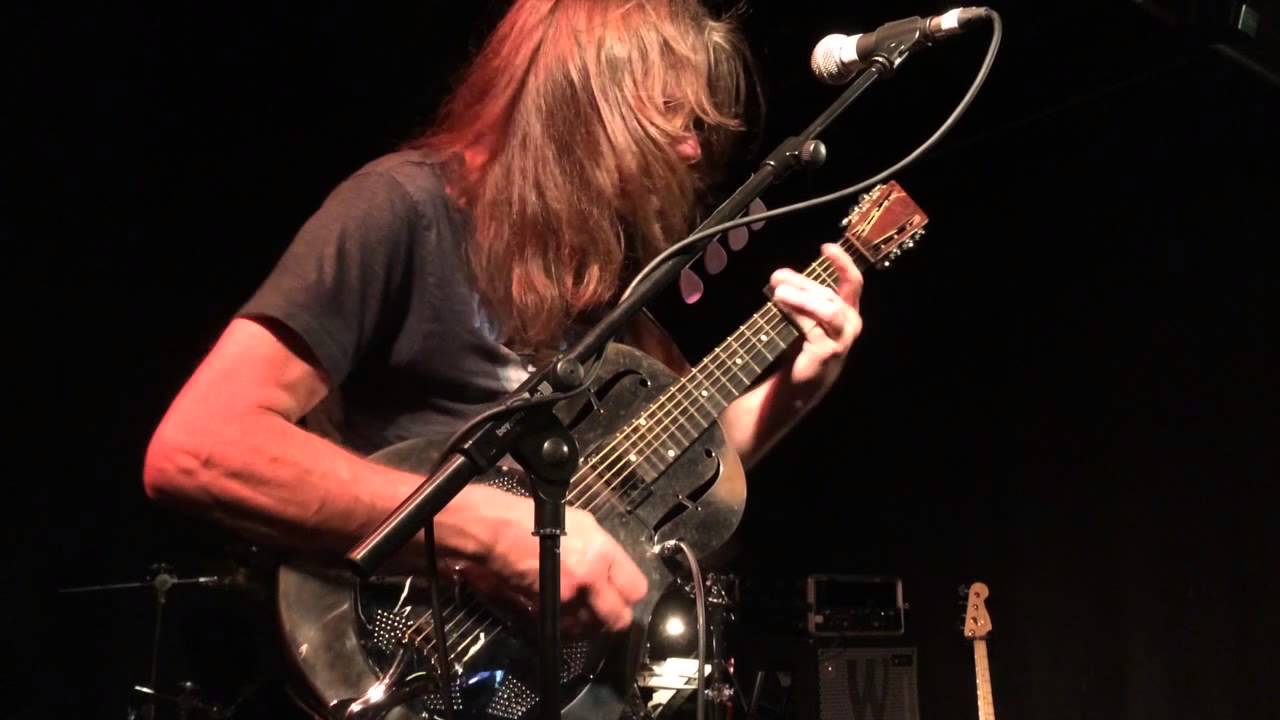 Larry Miller - Outlaw Blues - YouTube