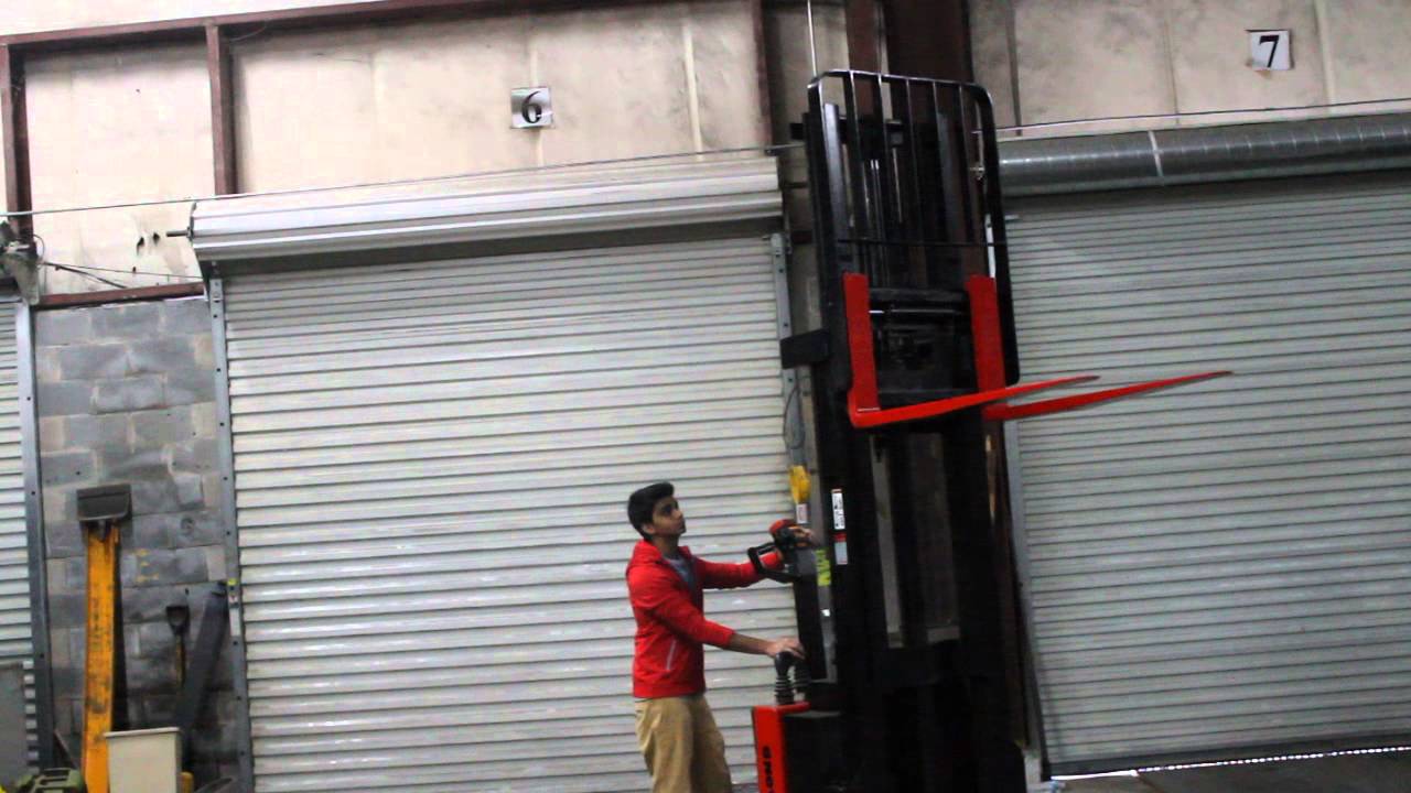 2005 RAYMOND 4000 LBS CAPACITY WALKIE STRADDLE PALLET STACKER - YouTube