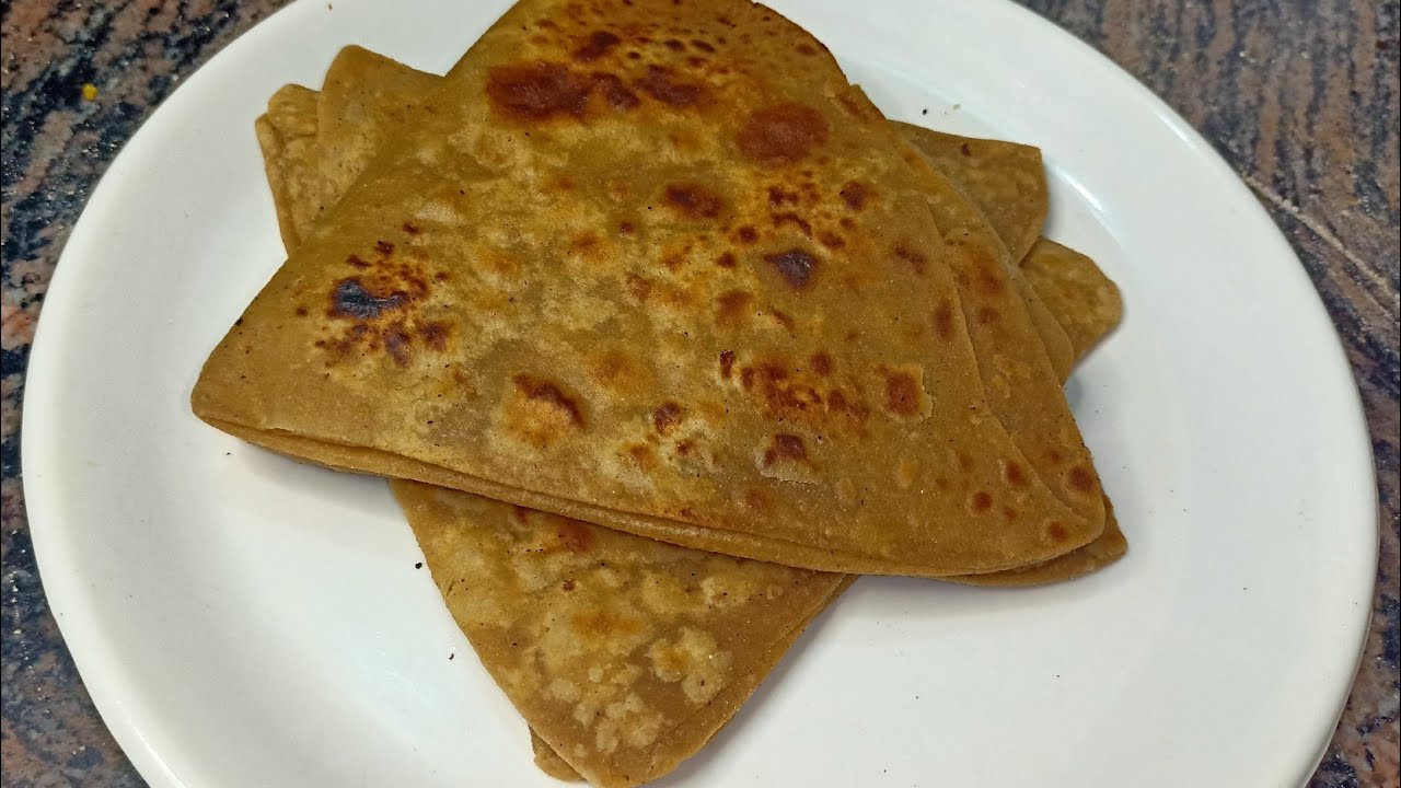 तिकोना पराठा कैसे बनाये। Paratha recipe। Lunch box recipe. How to make ...