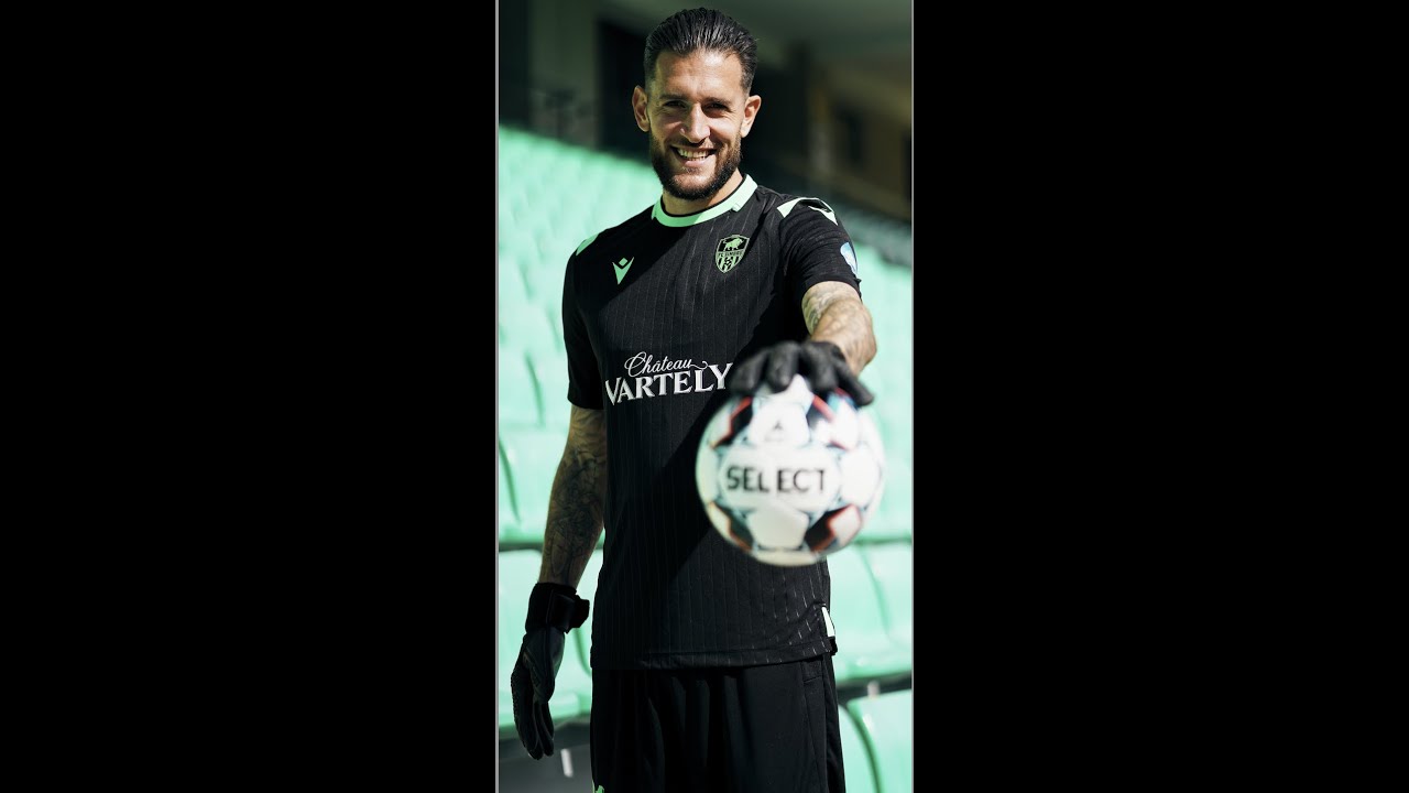 Nikos Giannakopoulos Goalkeeper Highlights 2022 - YouTube
