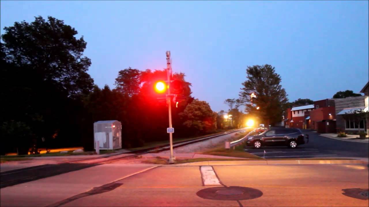 BNSF 4653 leads WSOR G757 Through Madison, WI! 07/09/2015 - YouTube